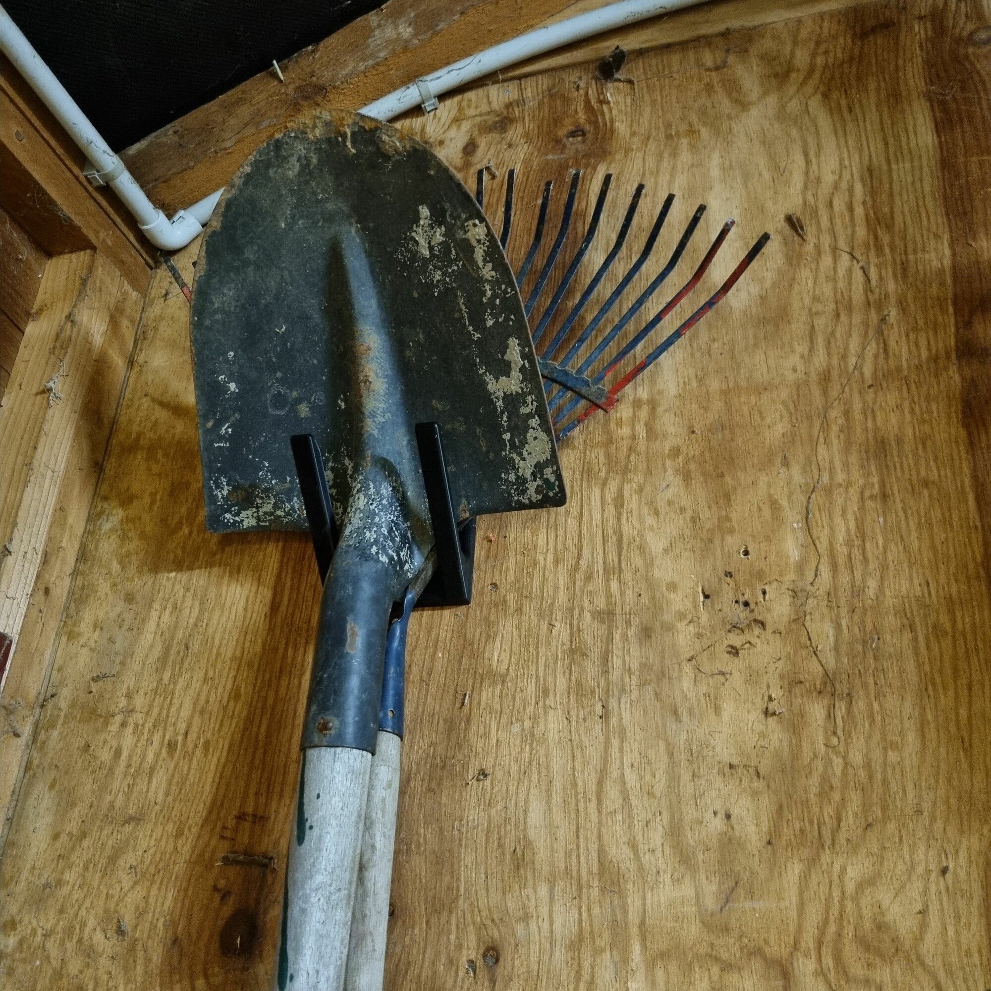 Крепление для садового инструмента