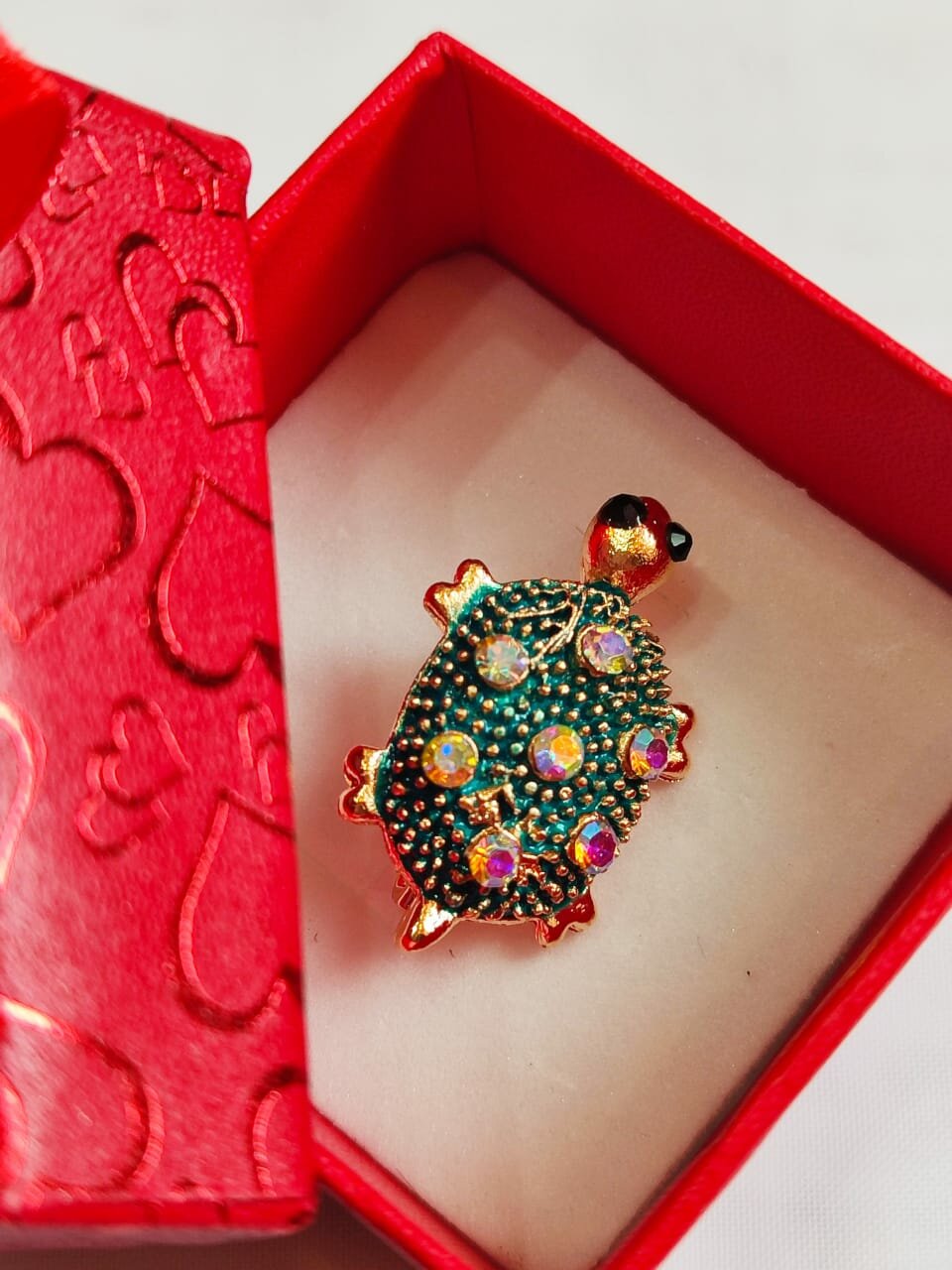 Брошь, эмаль, стразы