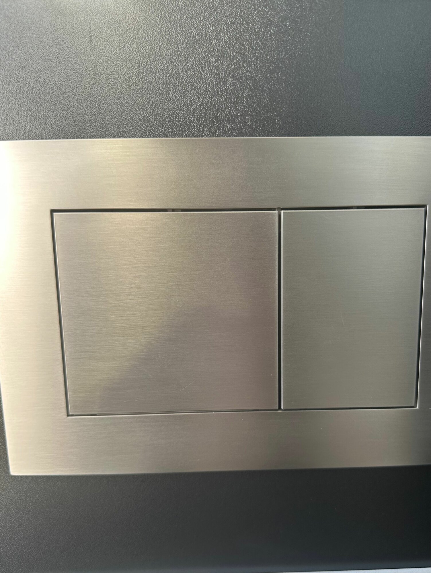 Кнопка смыва для инсталляции