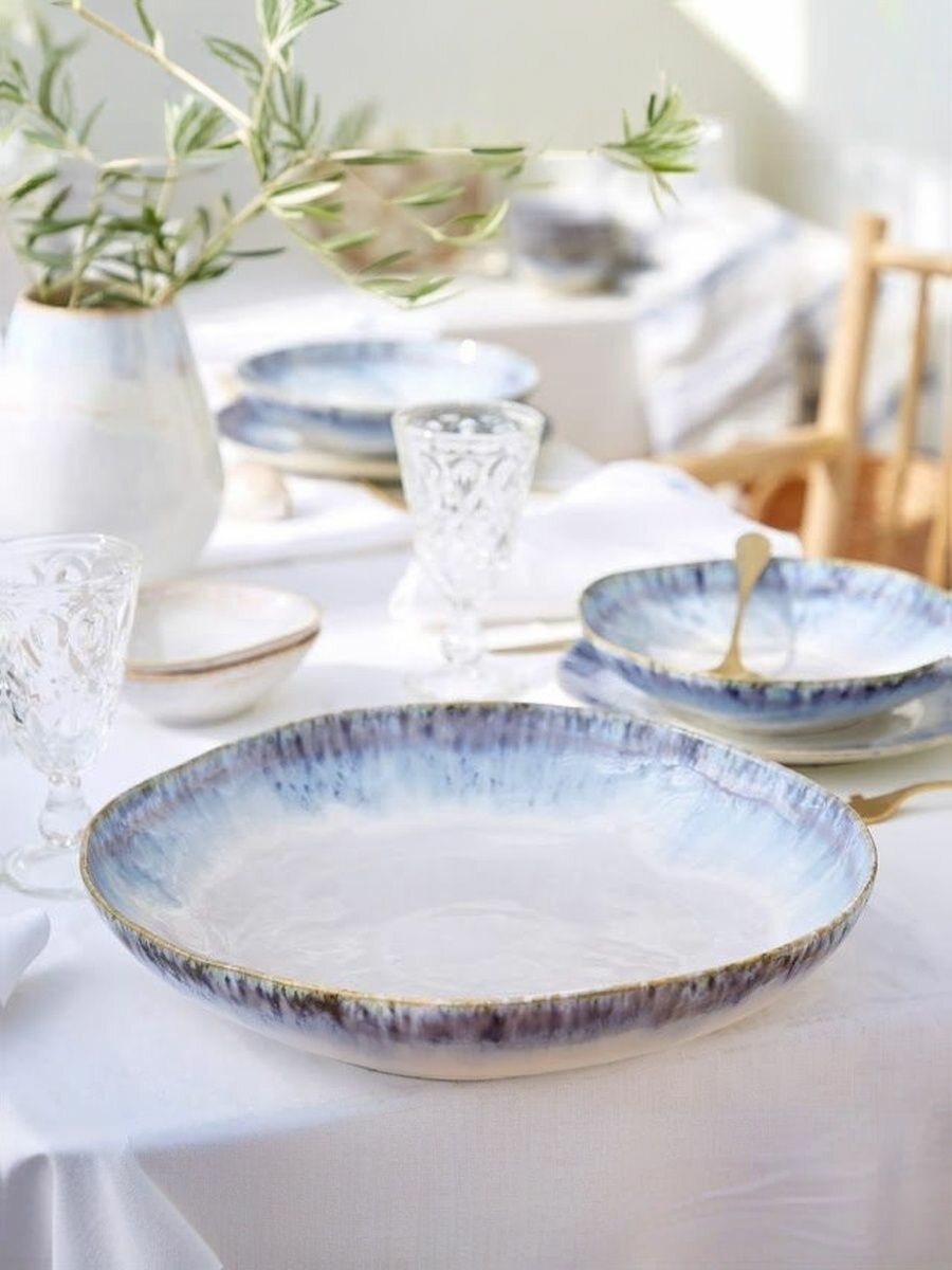 Тарелка глубокая, салатник, голубая кайма Costa Nova "RIA BLUE BRISA" 1 шт, 23.3Х23.3Х5.7 см, 923 мл. Ударопрочная, профессиональная керамика. Португалия