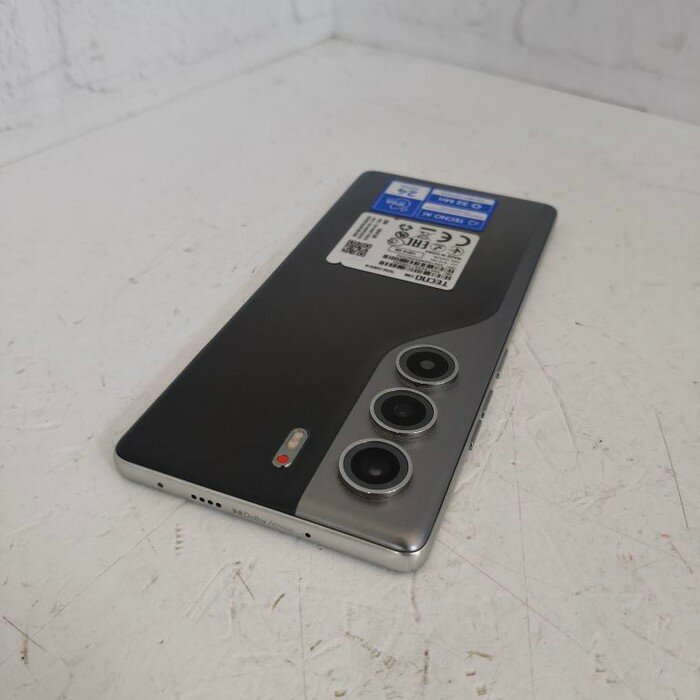 Смартфон Tecno Camon 40 8/128 Черный — фото 1