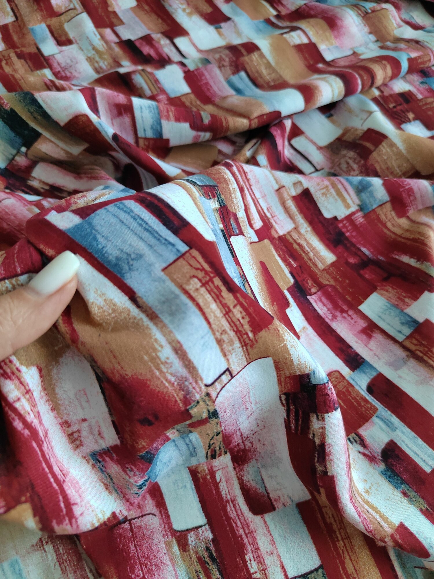 2,5м. Штапель вискоза ткань для шитья и рукоделия. Красная геометрия. Ширина 140 см. Плотность 120