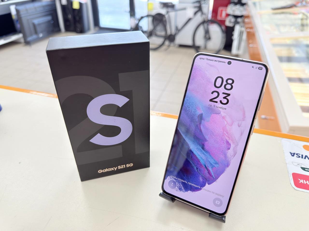 Смартфон Samsung Galaxy S21 5G 8/128 ГБ, Dual: nano SIM + eSIM, Фиолетовый фантом,Б/У,уценка