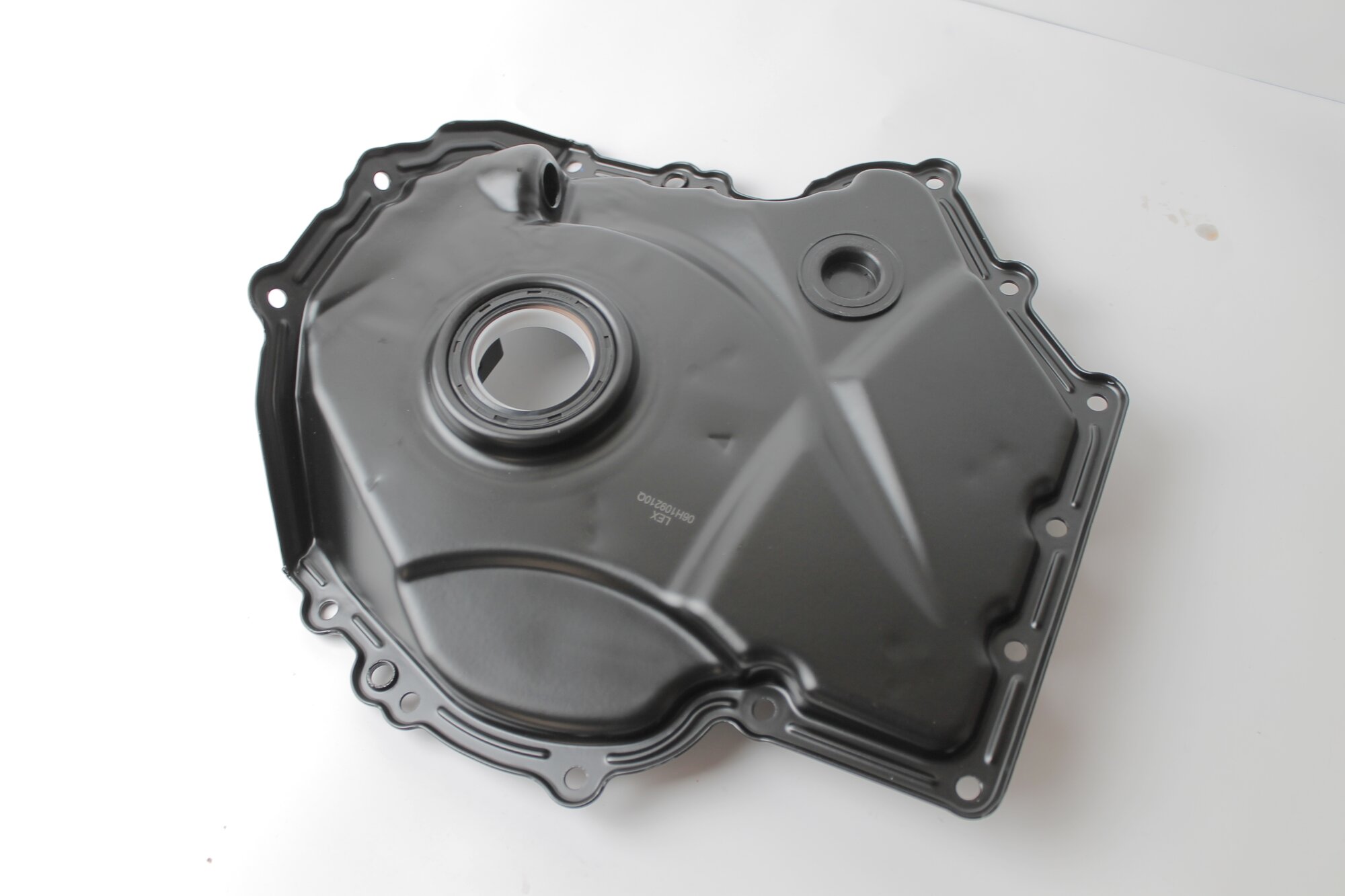 Крышка ГРМ передняя VOLKSWAGEN Golf 5, Jetta 6, Tiguan 1 SKODA Octavia A5 AUDI A3 8P, 2.0 EA888 Gen2