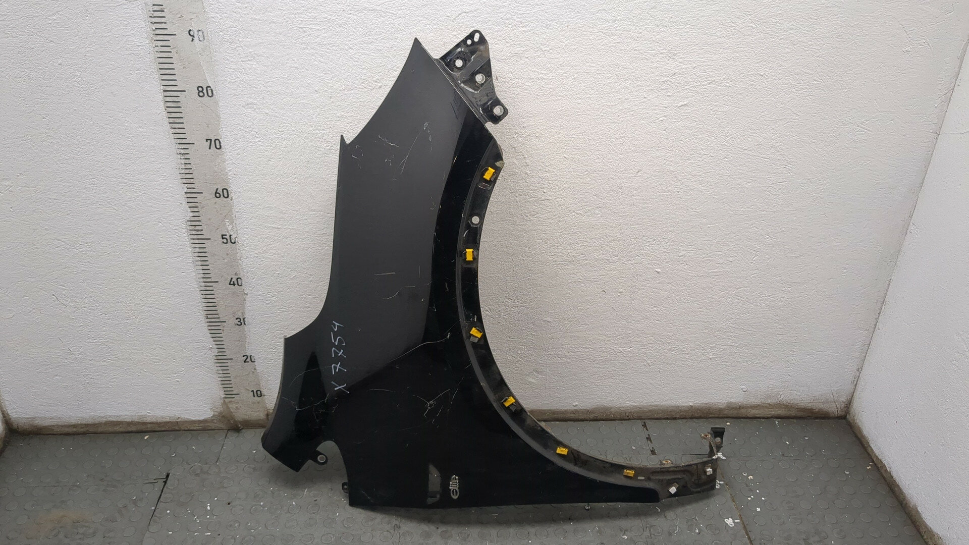 Крыло правое переднее Opel Mokka Б/У