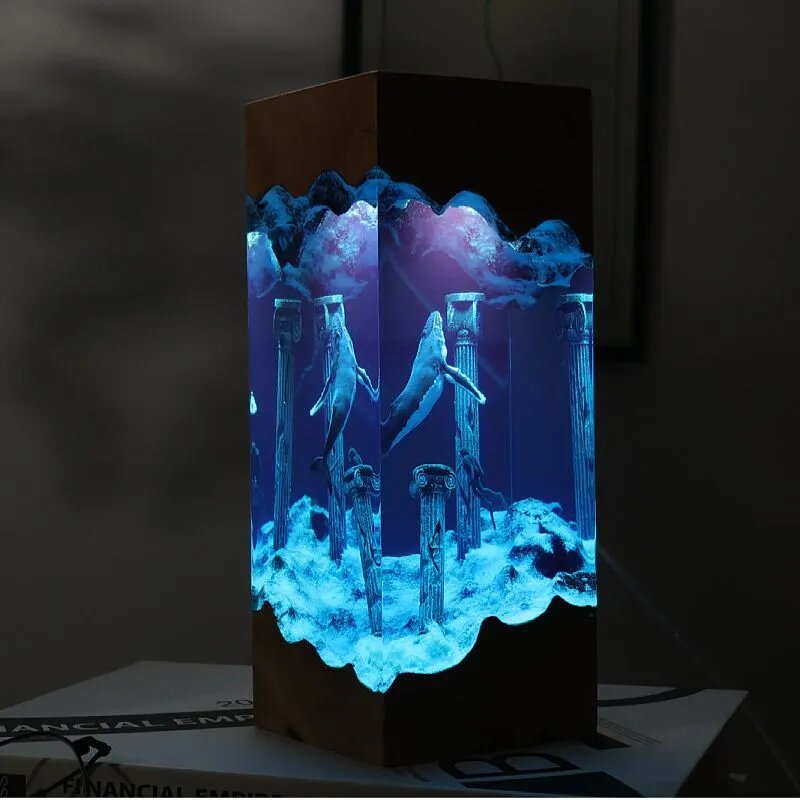Настольная лампа "Кит и дайвер" из смолы и дерева (RGB-подсветка, ручная работа)