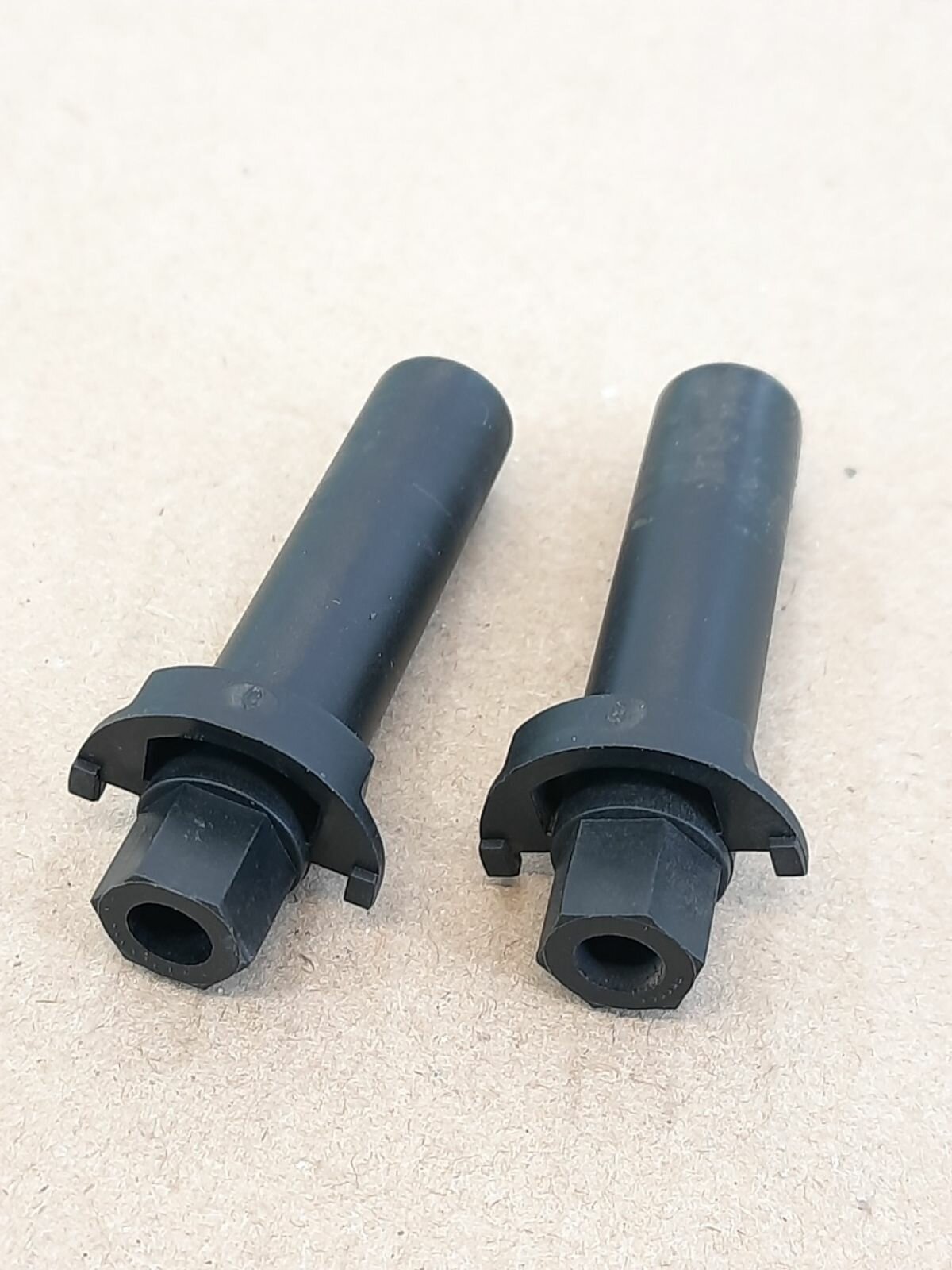 Кронштейн полки багажника Opel Astra H