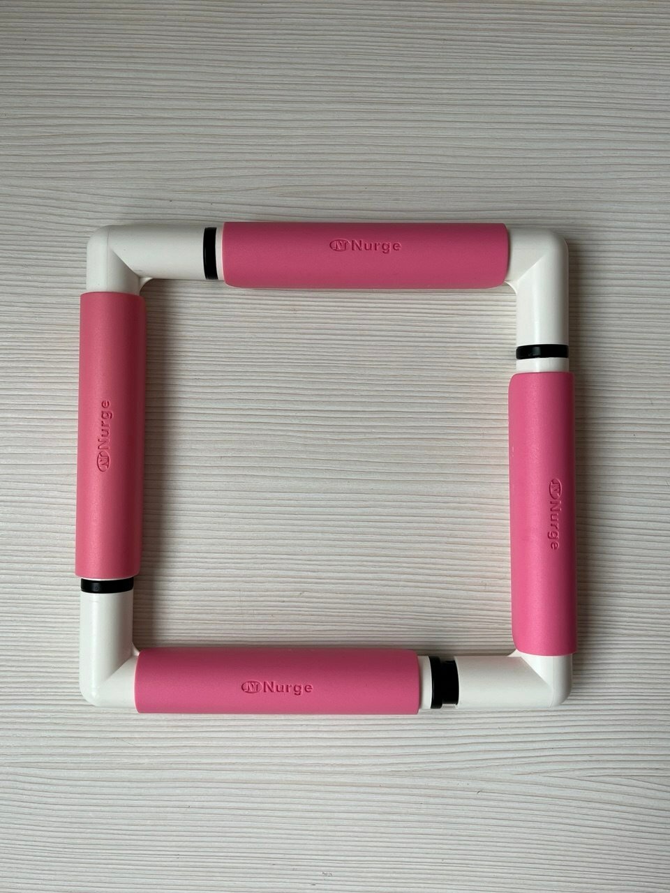 Ку-снапы пяльцы-рамка с клипсами Nurge 21х21см. 270-1/розовые