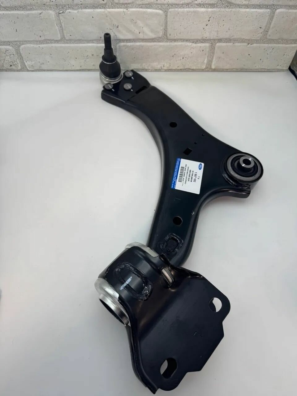 1507182 Оригинальный рычаг передней подвески Ford
