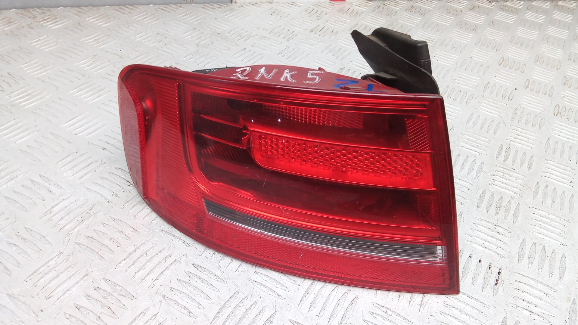 Фонарь задний левый AUDI A4 B8, Номер 8K5945095D