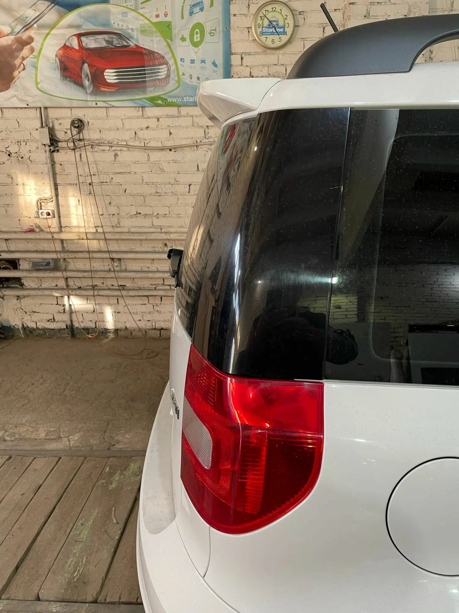 Спойлер для автомобиля Skoda Yeti / Шкода Йети 2009-2018 / под окрас