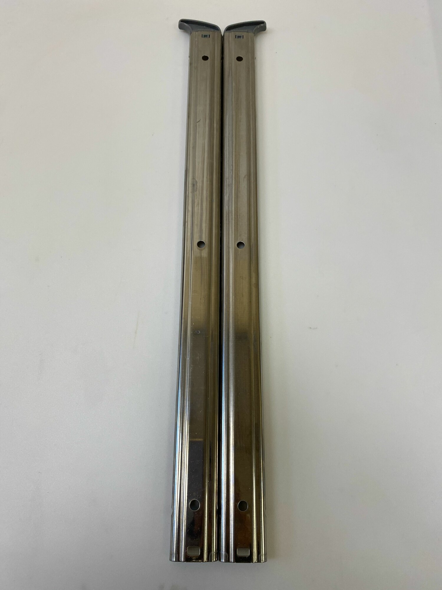 Направляющая низ. корзины, для ПММ Tuvio DF63PT8WI1