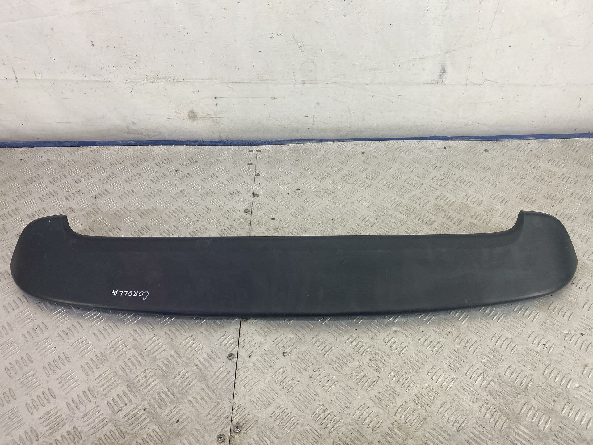 Спойлер крышки багажника Toyota Corolla 9 E120 (2002 - 2004) 7608512380