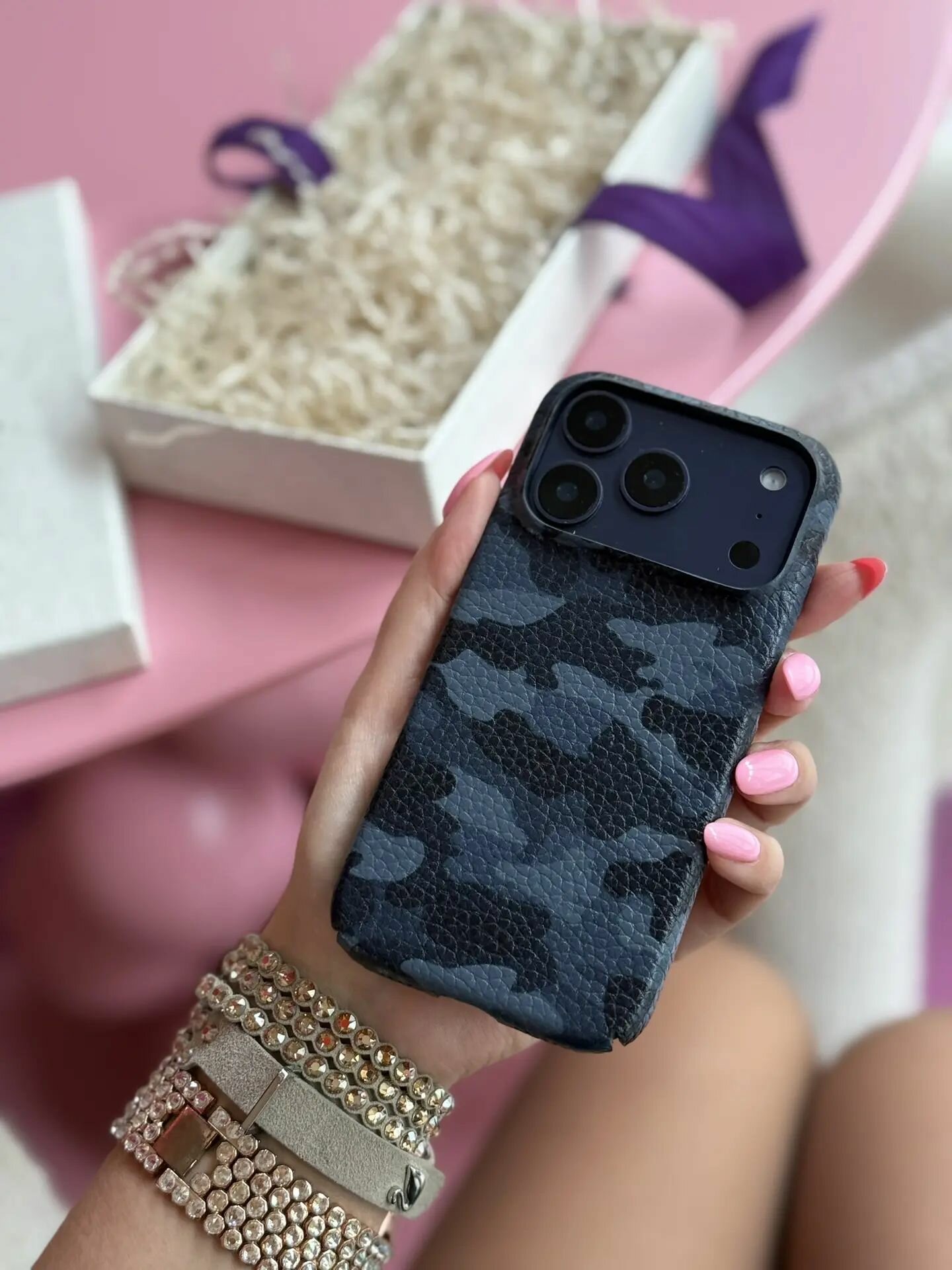 Чехол для iPhone 17 Pro Max из натуральной кожи синего камуфляжа премиальный защитный чехол ручной работы