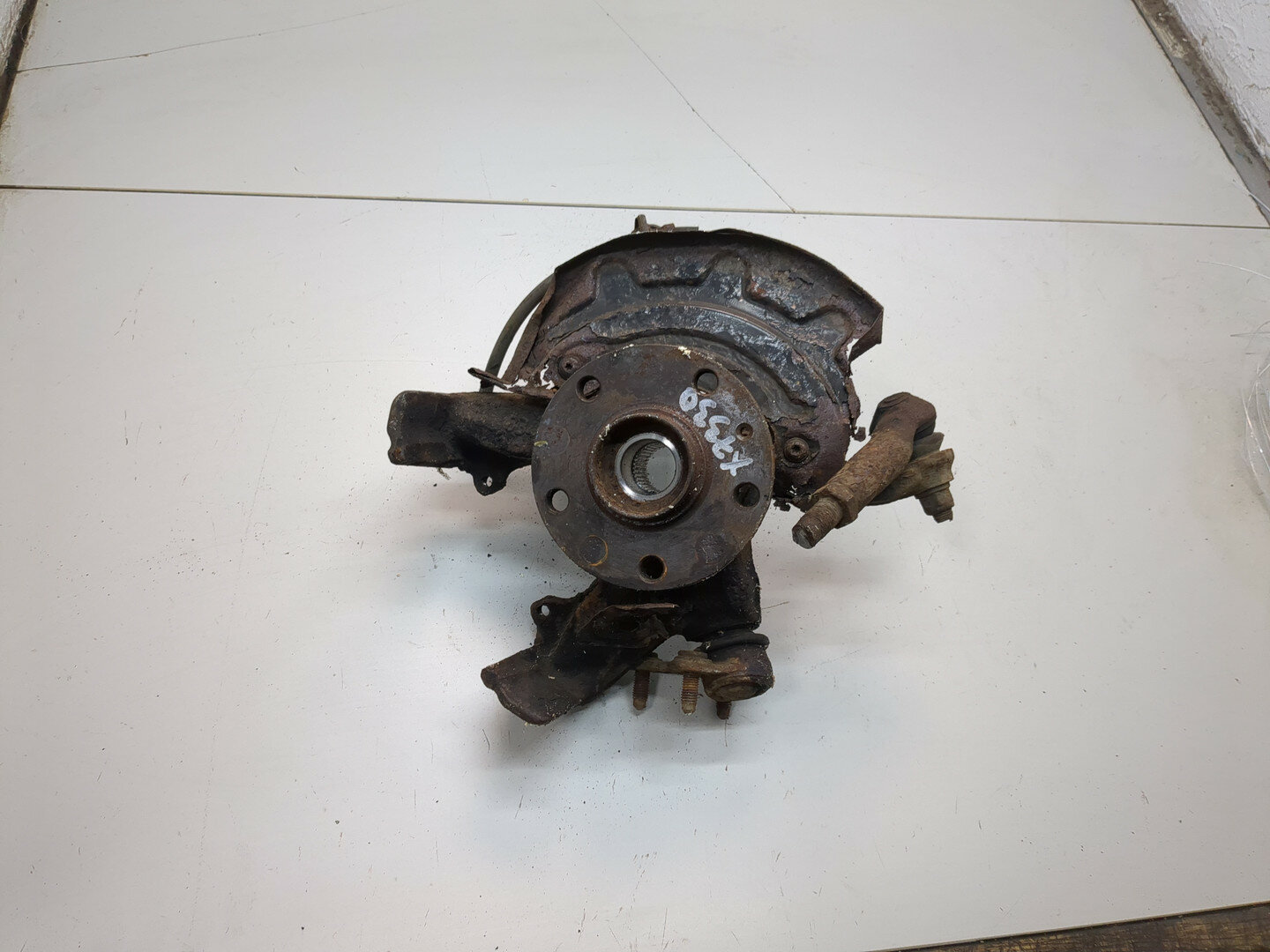 Ступица (кулак, цапфа) левая передняя Skoda Octavia (A7) Б/У