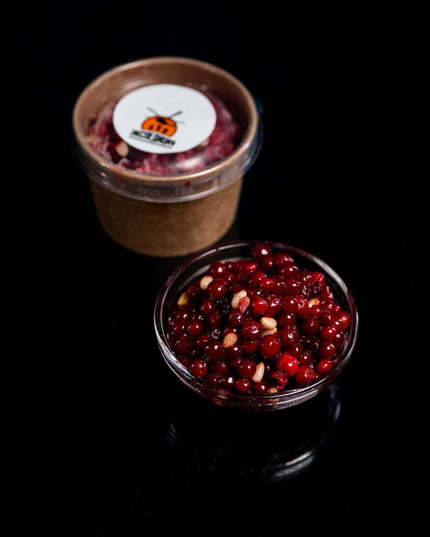 Брусника с кедровым орехом в меду 150г, ягодный десерт, натуральный продукт