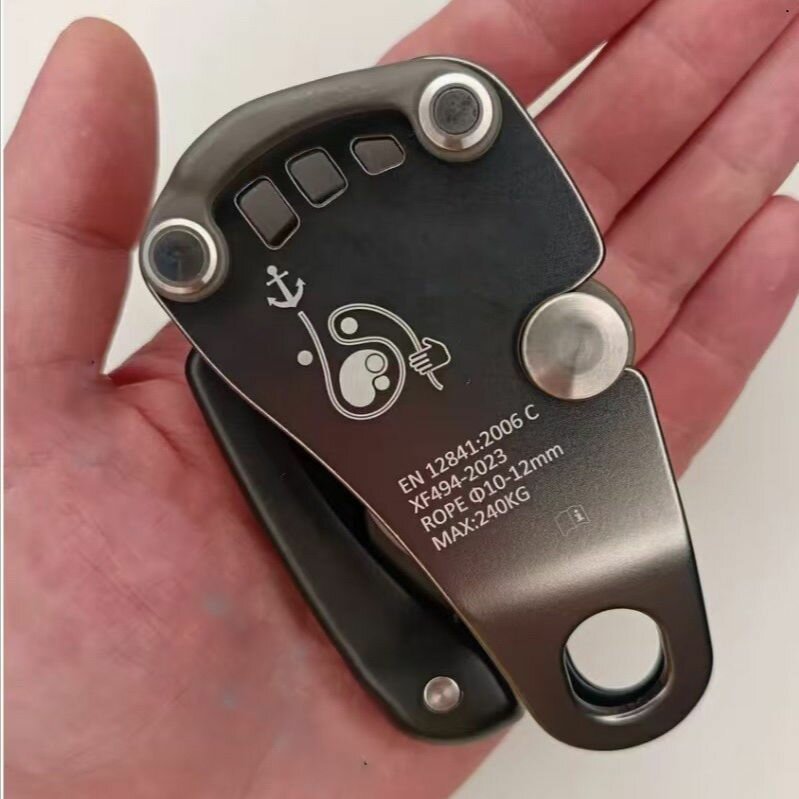 Страховочное спусковое устройство с карабином 25 kN