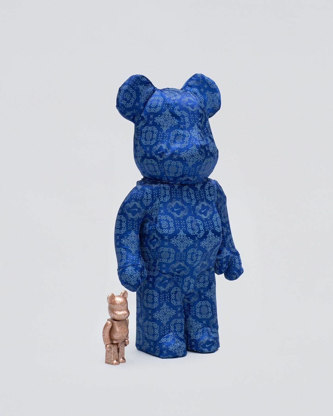 Коллекционная оригинальная фигура Bearbrick Clot x Nike 400% (28 см)