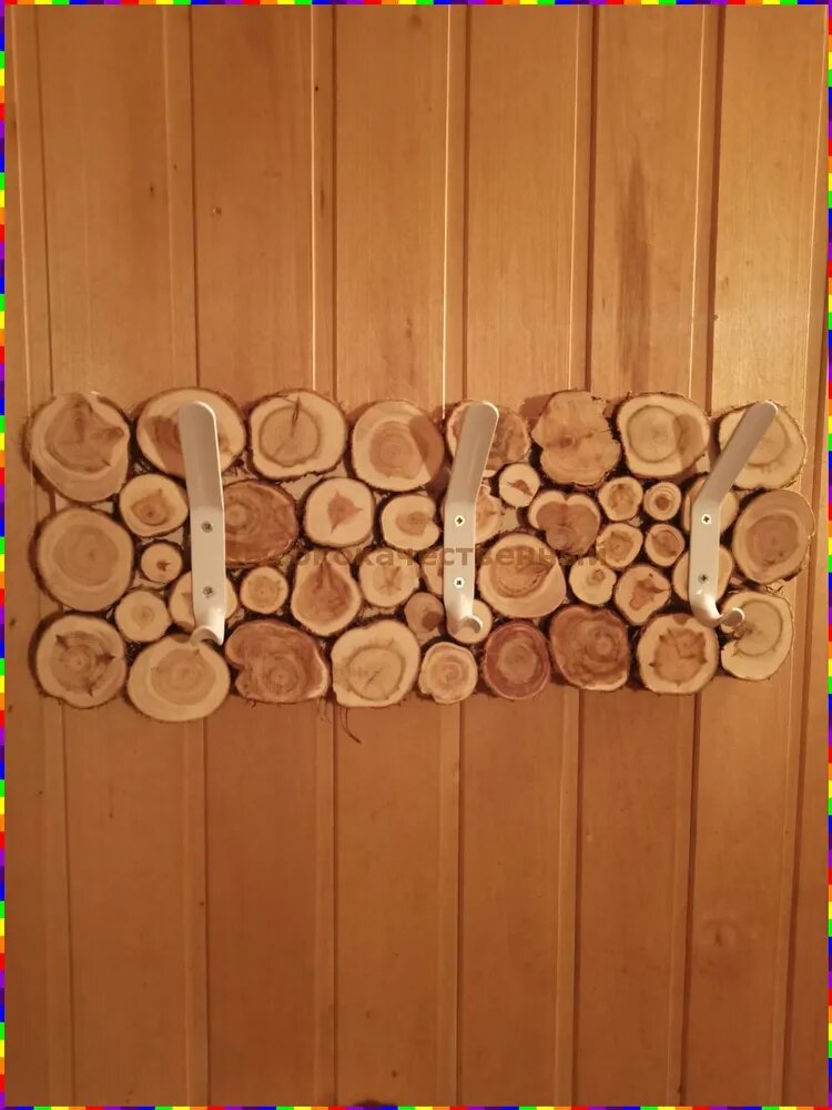 Деревянная вешалка для бани из натуральных спилов можжевельника, 50x20 см, бежевый