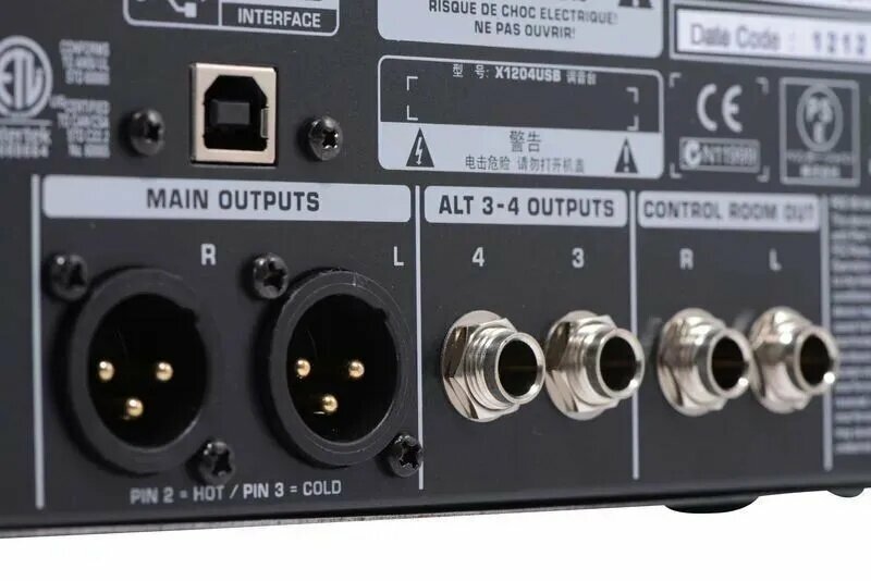 Микшерный пульт Behringer Q1204USB — фото 1