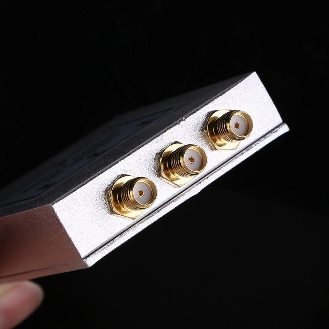 3-х полосный разветвитель мощности SMA