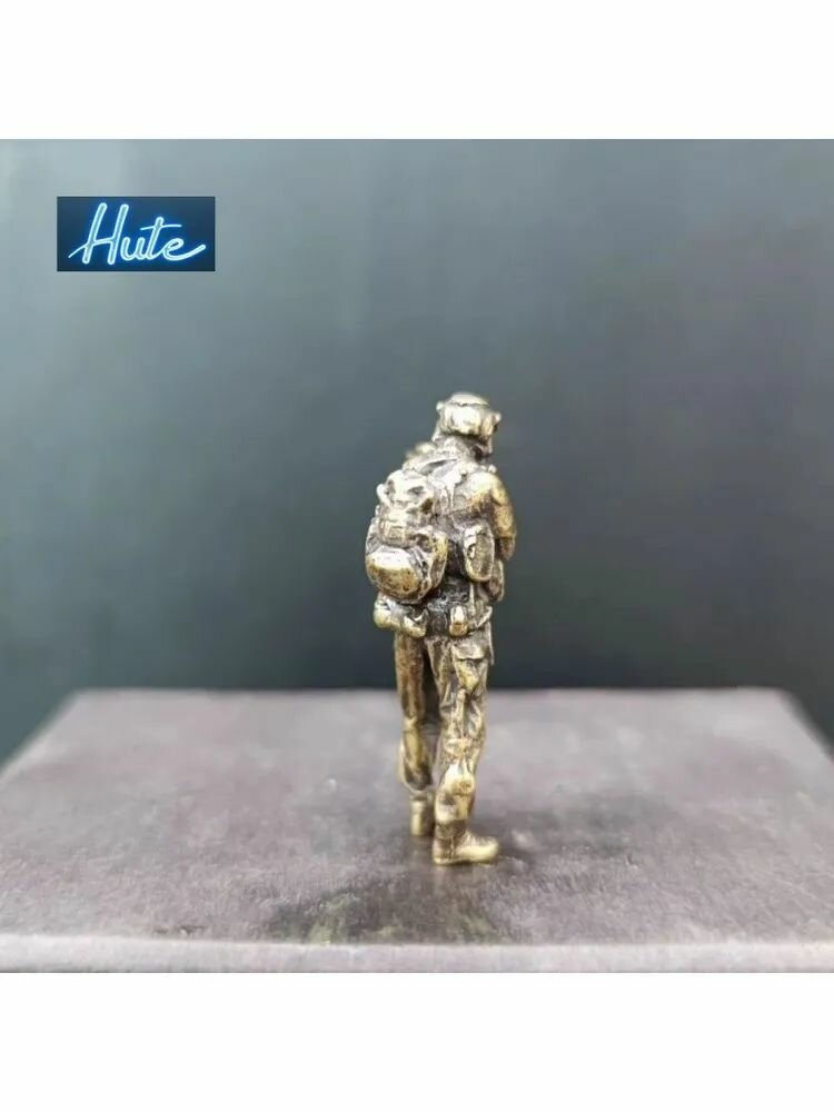 Hute Небольшая латунная статуэтка спецназовца / солдата специального назначения