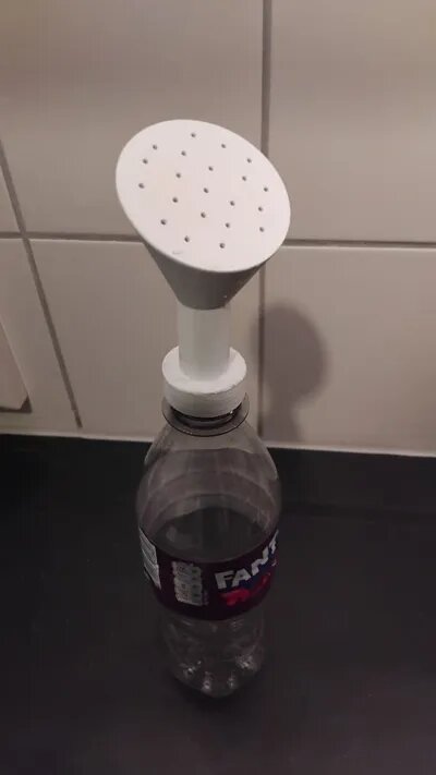 Лейка для полива на бутылку, для рассады, цветов, комнатного полива для домашних и тепличных растений, цветоводства