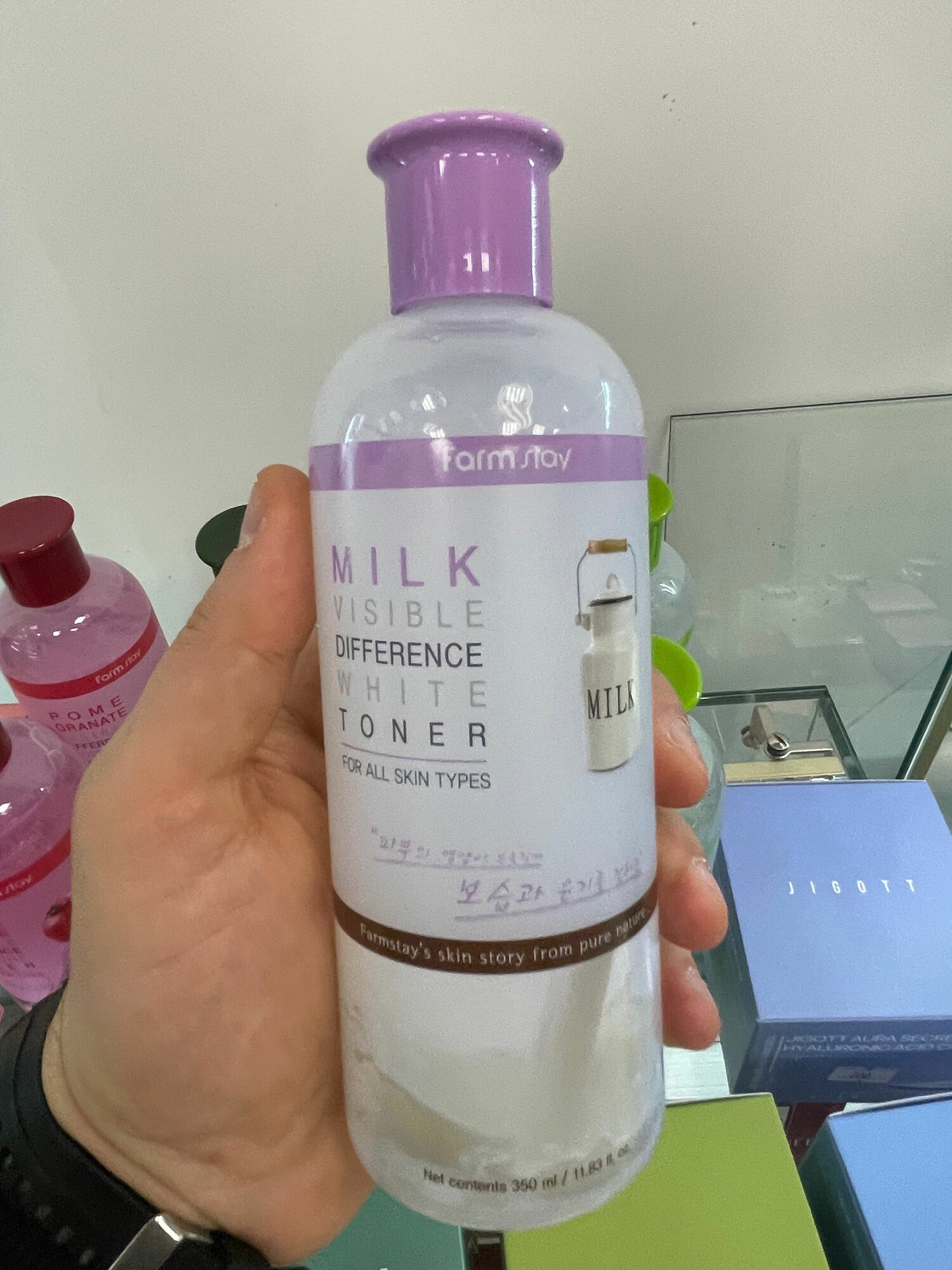 FarmStay Milk Visible Difference White Toner корейский осветляющий и увлажняющий тонер с молочными протеинами 350 мл