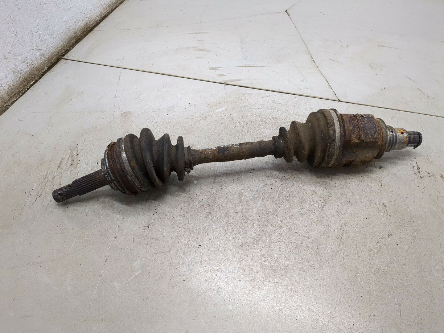 Полуось (вал, шрус) левая передняя Toyota RAV 4 Б/У