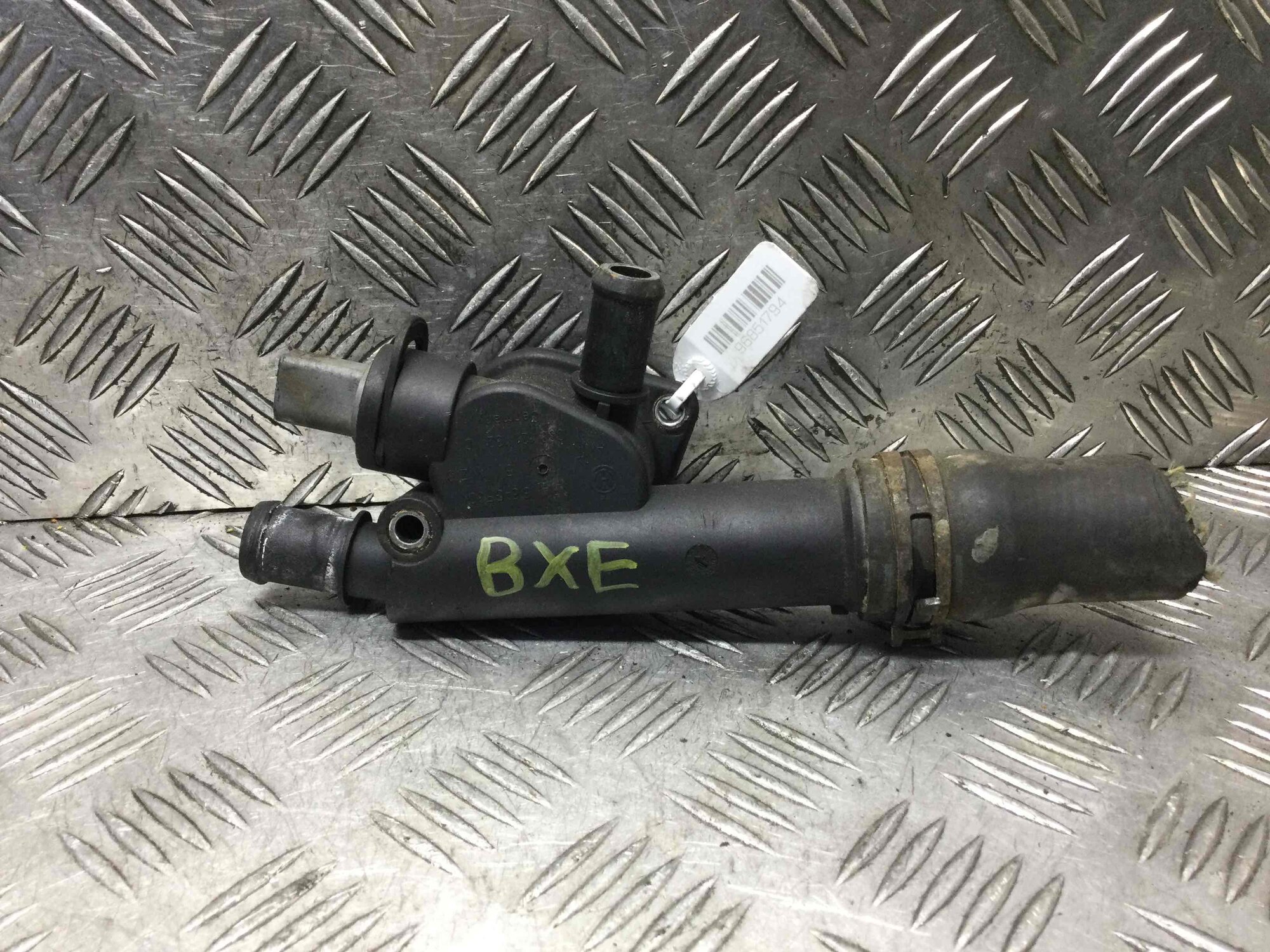 Б/У Фланец (тройник) системы охлаждения Volkswagen Passat B6 (2005-2010) 2007 г.