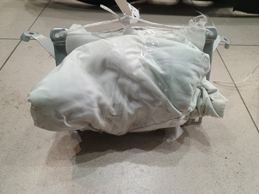 Подушка безопасности пассажирская в торпедо от Ford Focus 2 2008-2011