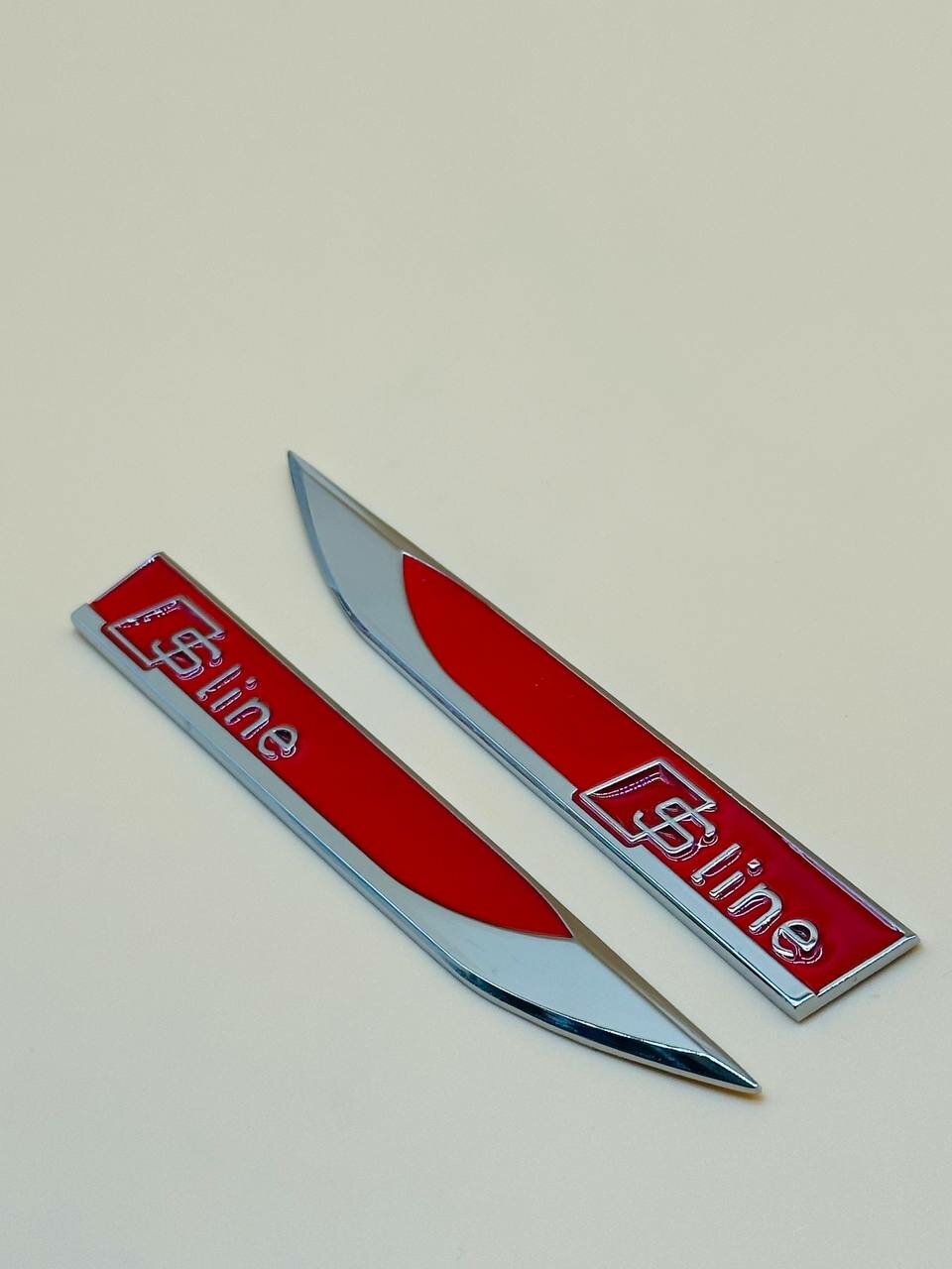 Шильдики Audi Sline на автомобиль на крылья 2шт