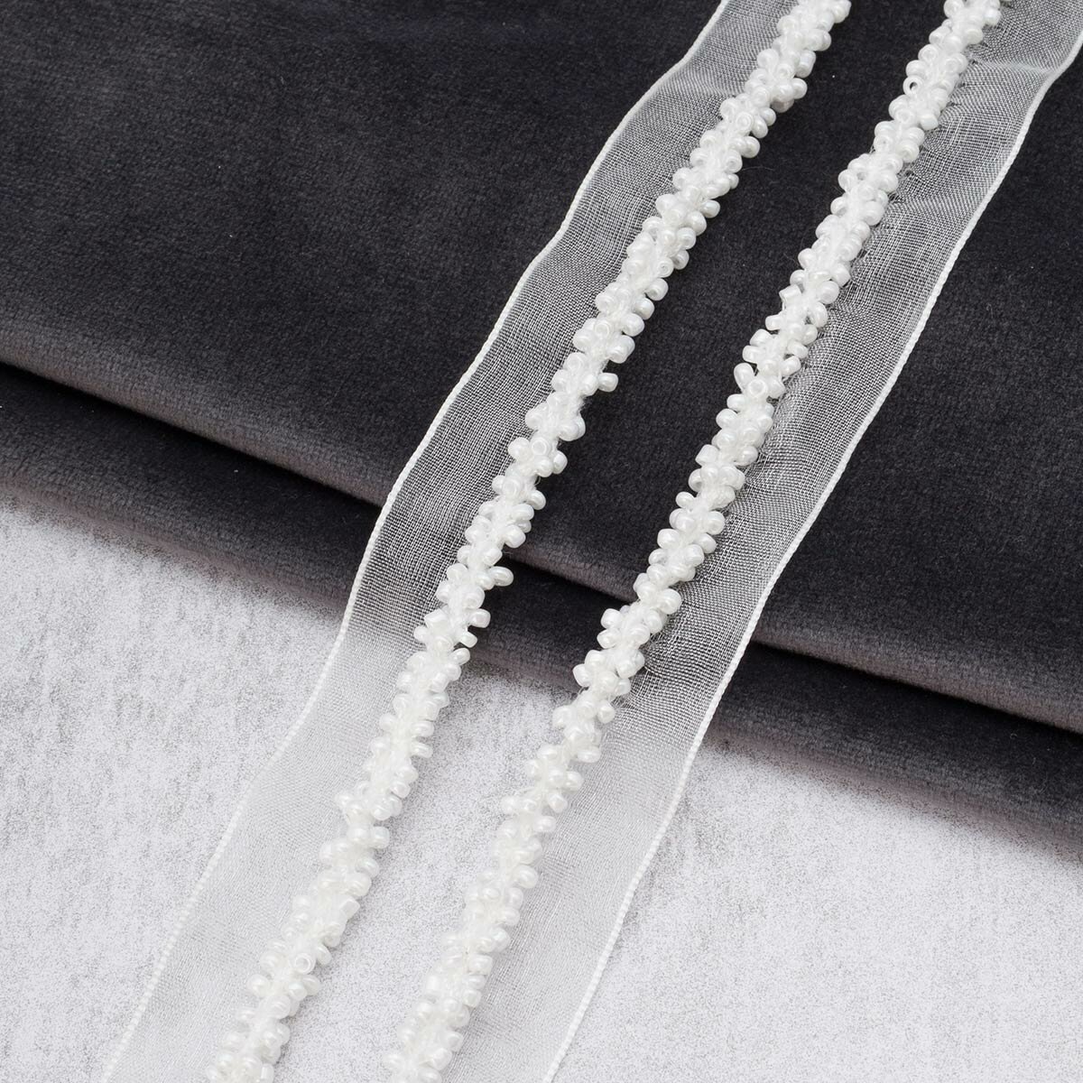 3Al294 Кант отделочный на сетке с бисером 15мм*41,14м (белый), 41.14 м