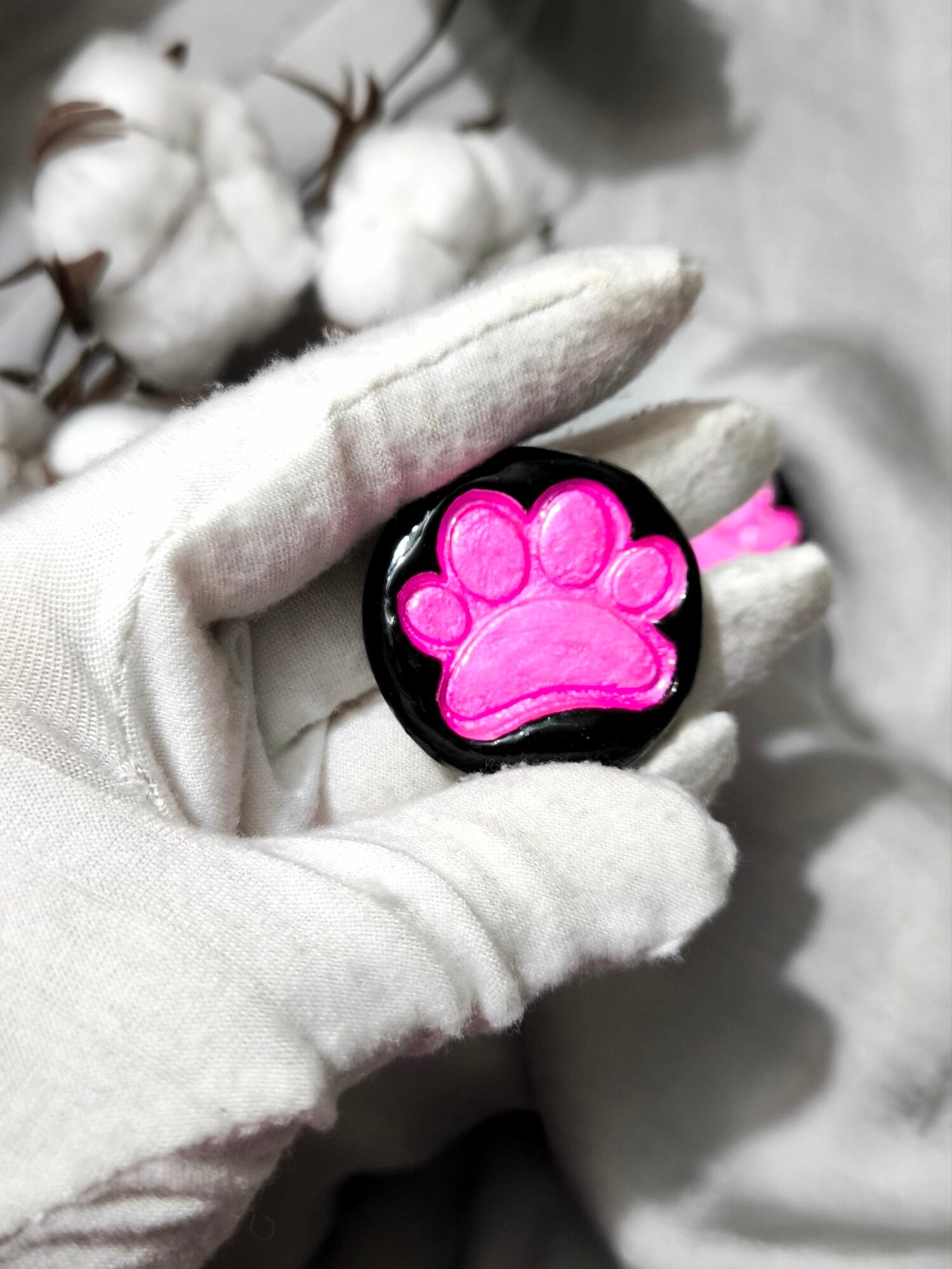 Тревожный камень "Кошачья лапка". Трендовый антистресс. Ручная работа, оригинальный подарок