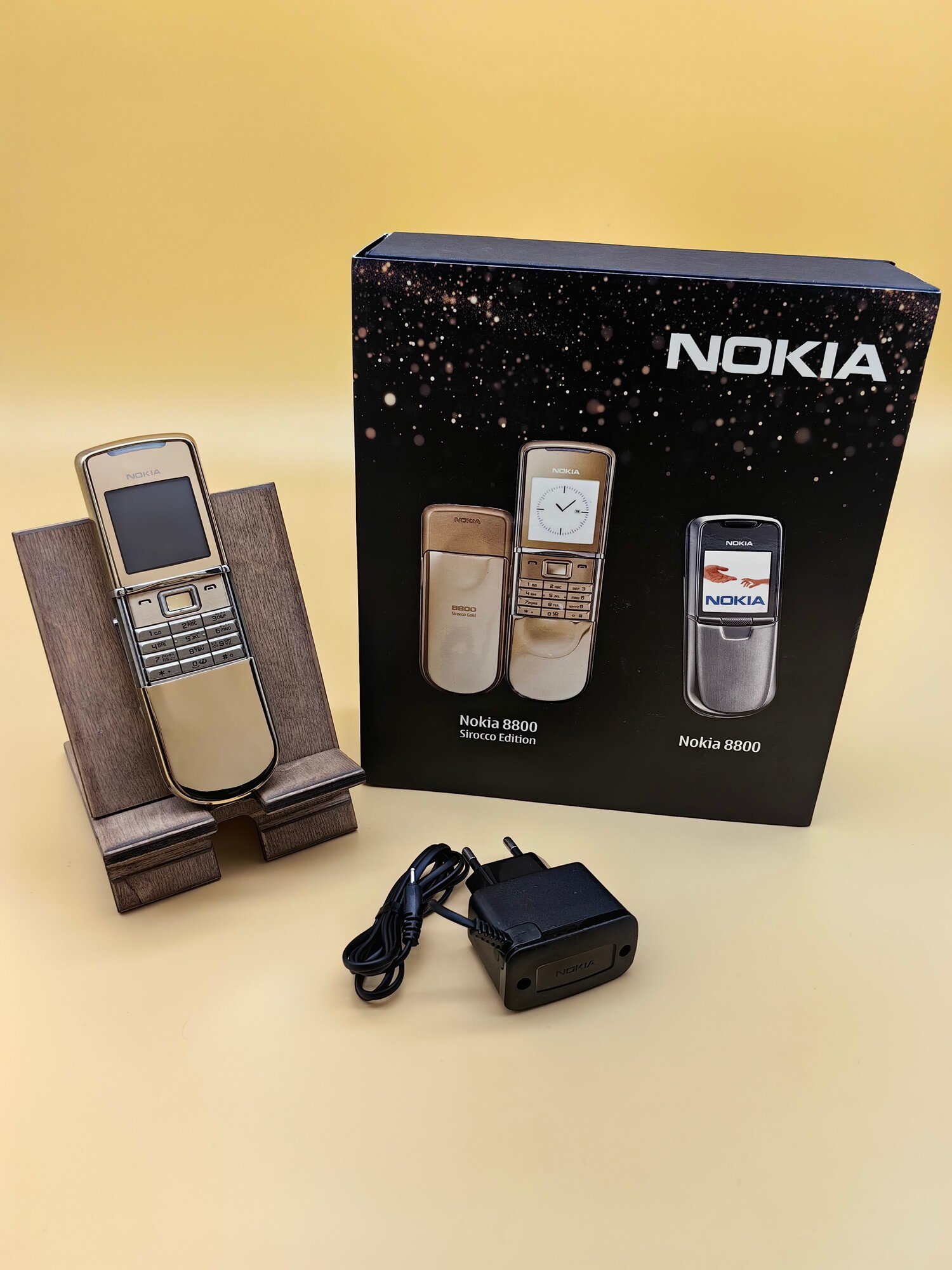 Мобильный кнопочный телефон слайдер Nokia 8800 Sirocco, Золотистый
