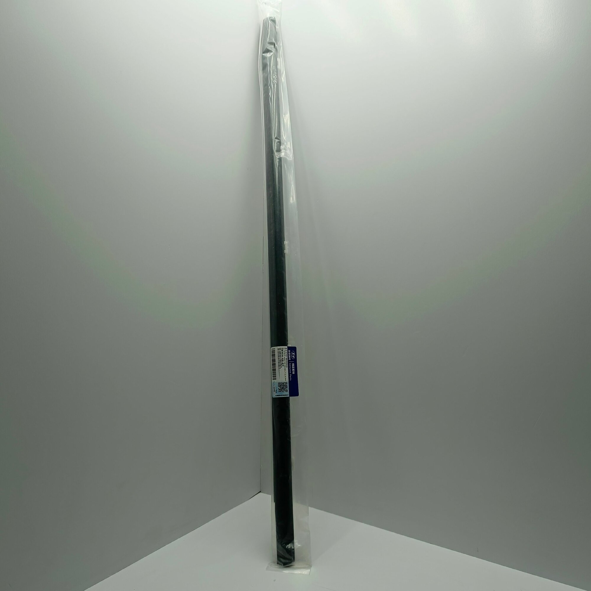 Уплотнитель стекла двери 82220M0000 Hyundai-KIA