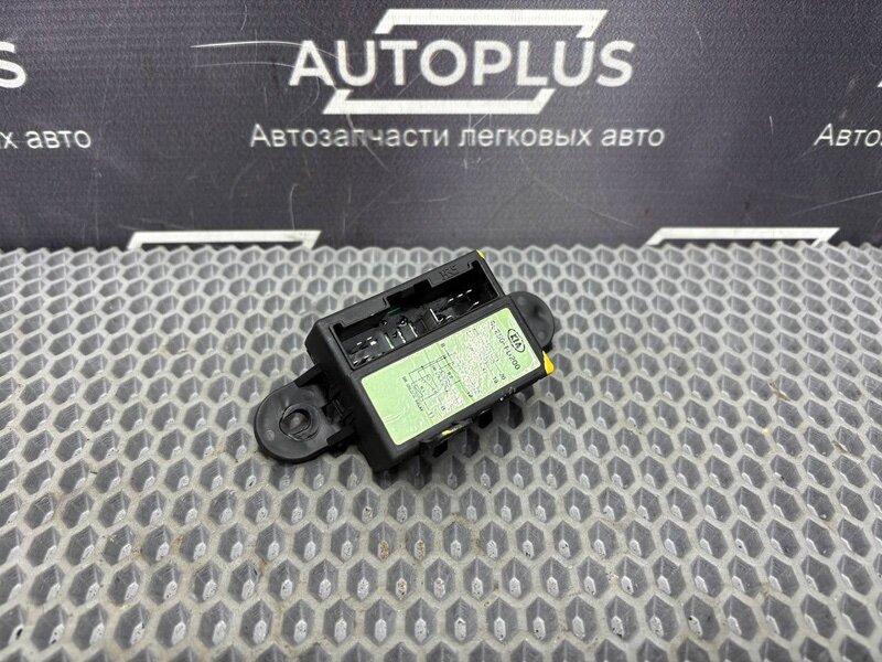 Блок управления центральным замком Kia Rio 1 2004 (1.5 A5D) Б/У с пробегом