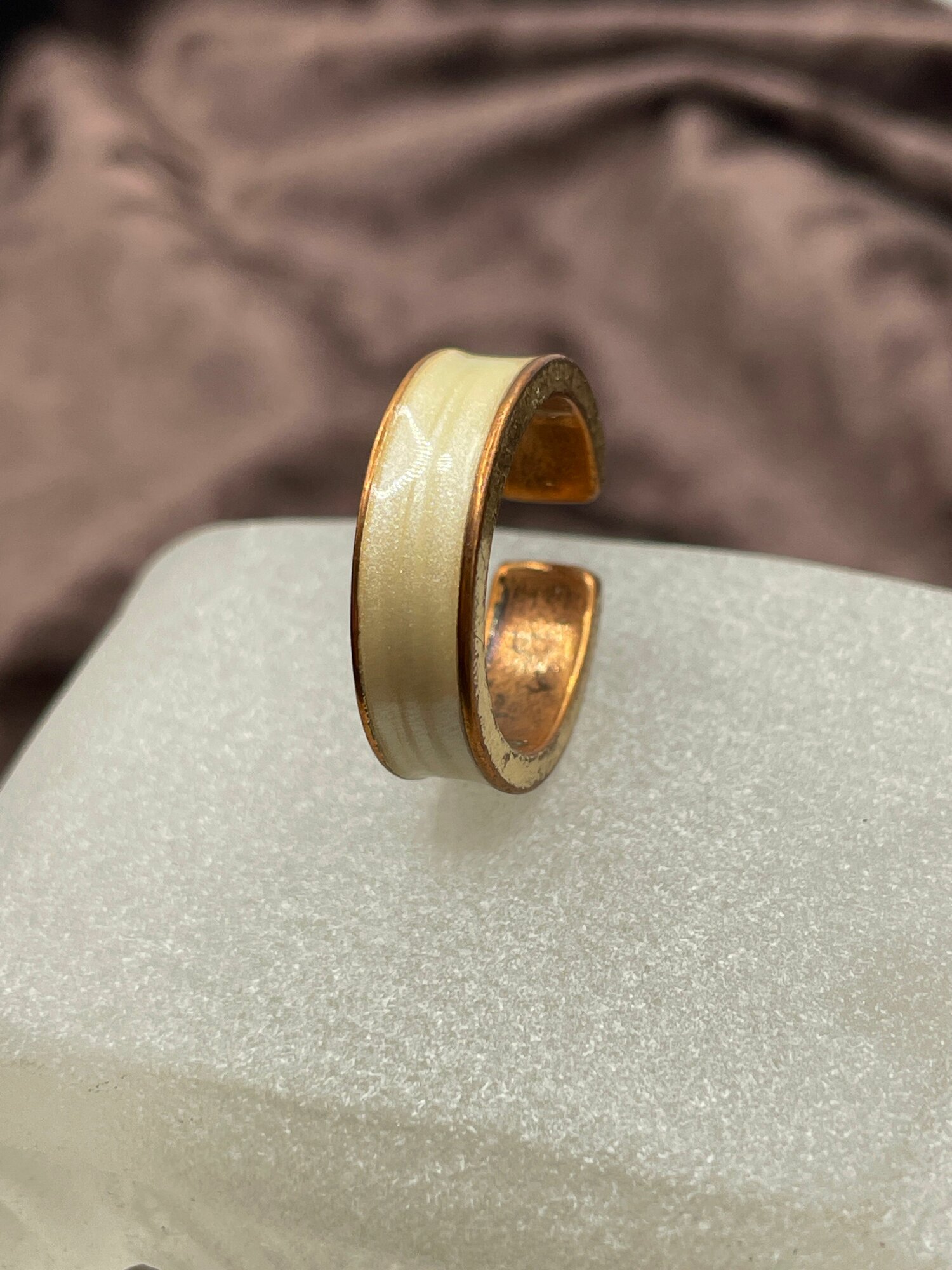 Винтажное позолоченное кольцо, эмаль, размер 15,5-16