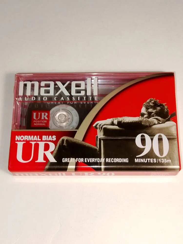 Аудиокассета Maxell UR 90. 2000 г. Корея.