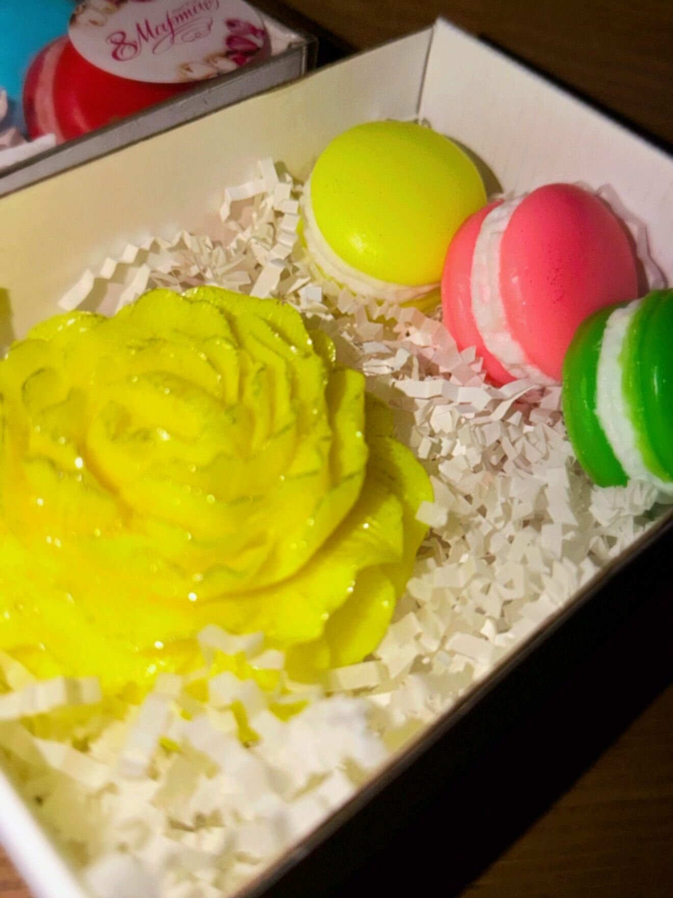 Подарочный набор мыло + пирожные, для всех типов кожи