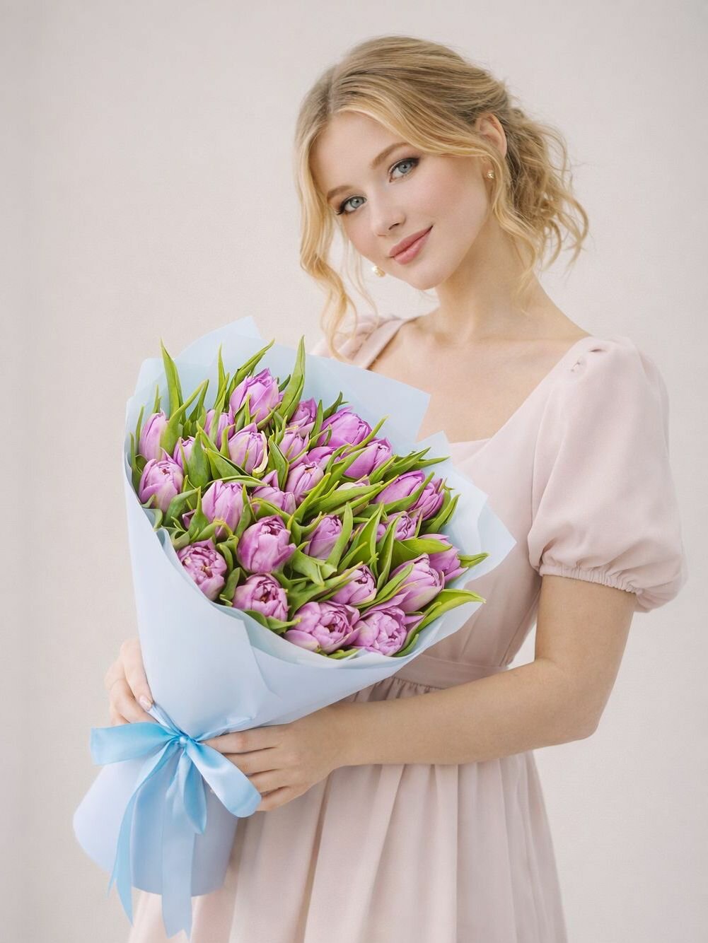 Букет из сиреневых пионовидных тюльпанов