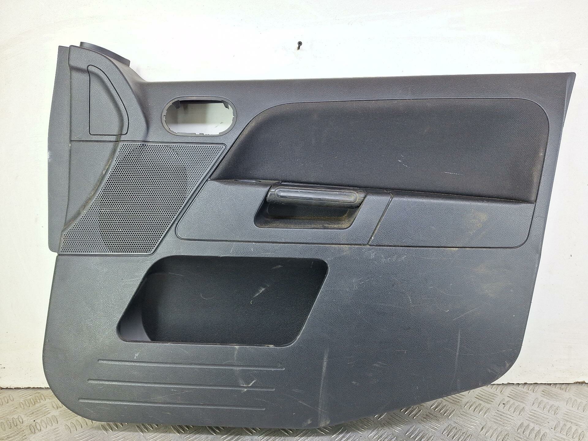 Обшивка двери передней правой Ford Fusion рест. 2006 2N11N23942A