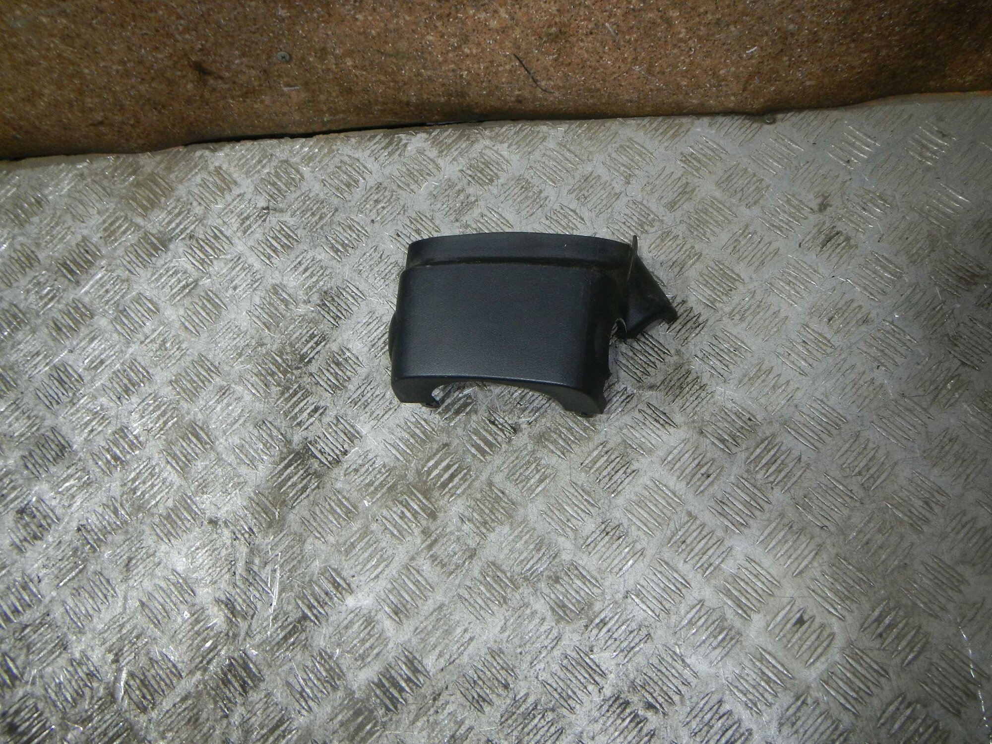 Б/У Кожух рулевой колонки верхний, Chery (Черри)-VERY A13 (11-14) Chery VERY A13 (11-14) Царапины. 397763 CHERY арт. A13...