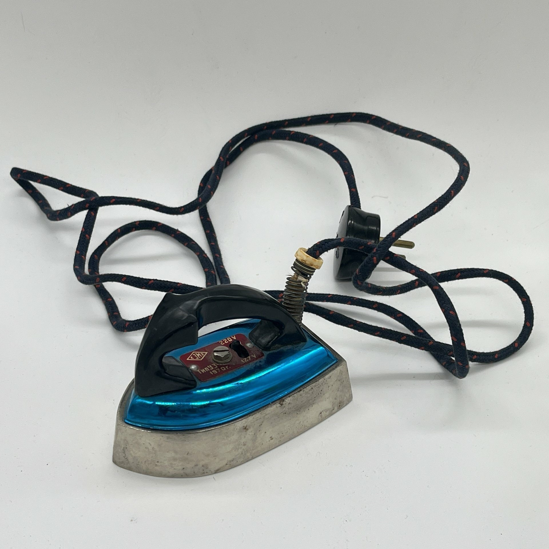 Электрический дорожный утюг, хзмз, металл, пластик, ткань, СССР, 1970 г.