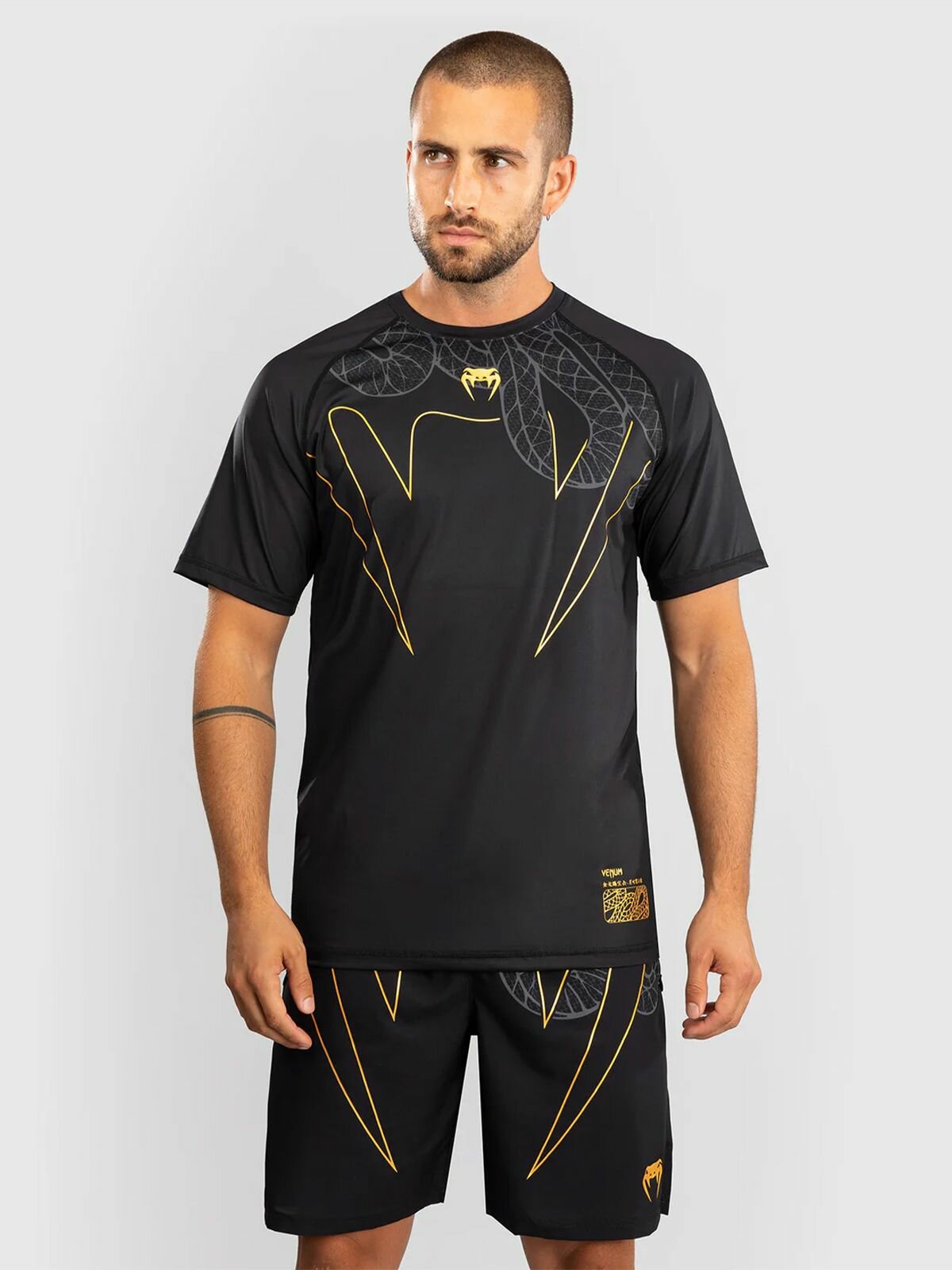 Футболка спортивная