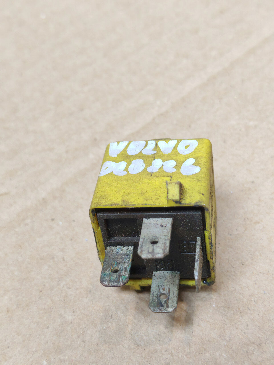 Реле 4 pin VOLVO 460 1.7