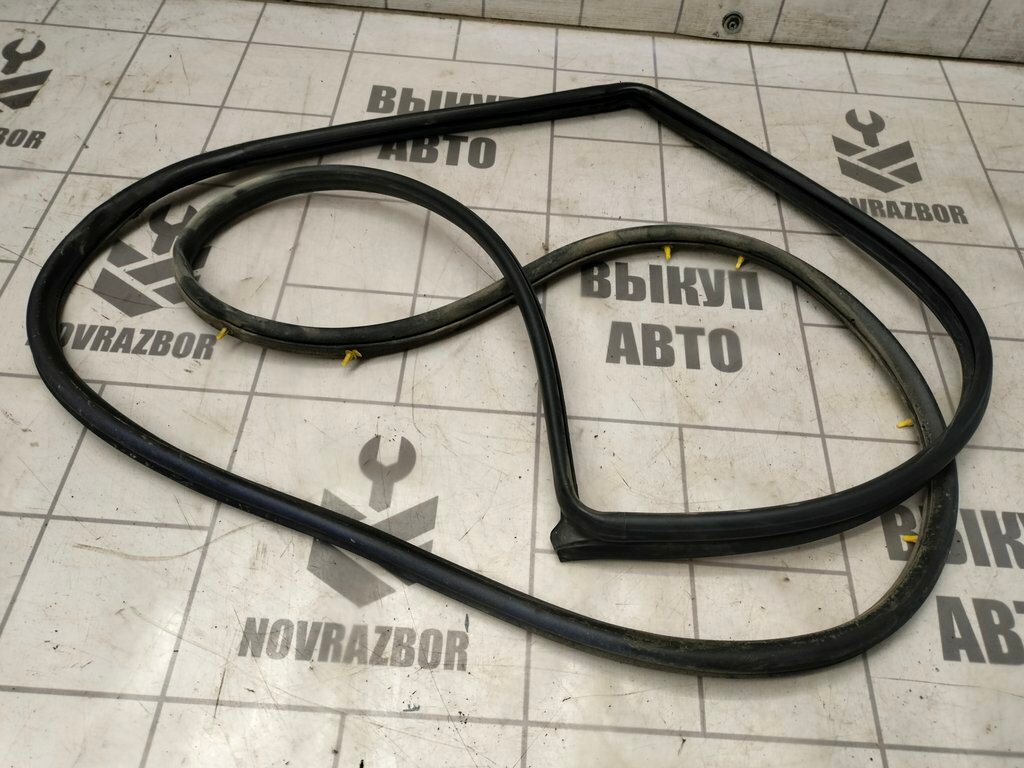 Уплотнитель двери Kia RIO 1 2000-2004