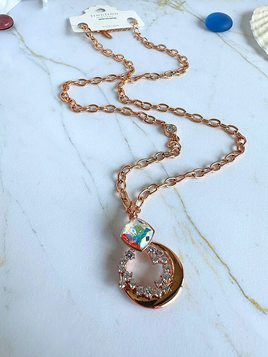 Колье, кристаллы Swarovski, циркон