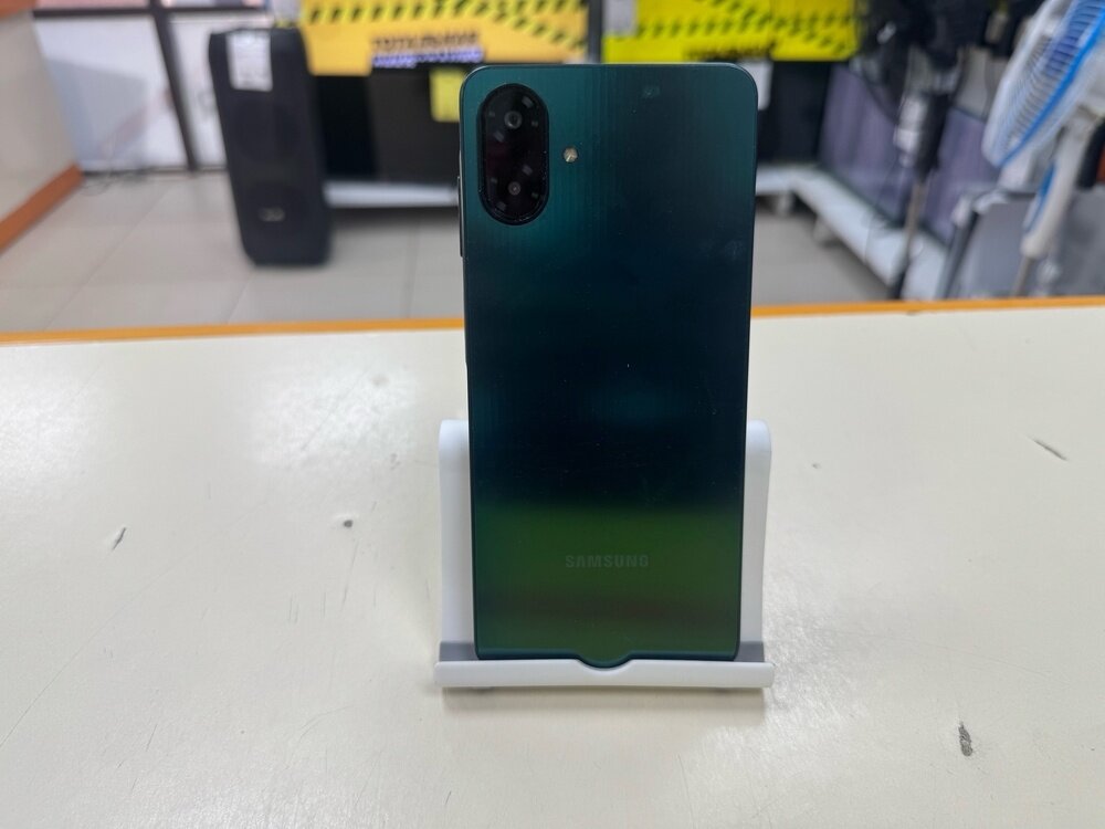 Смартфон Samsung Galaxy A07 4G 4/128Gb Green (Зеленый) Global Б\У уценка