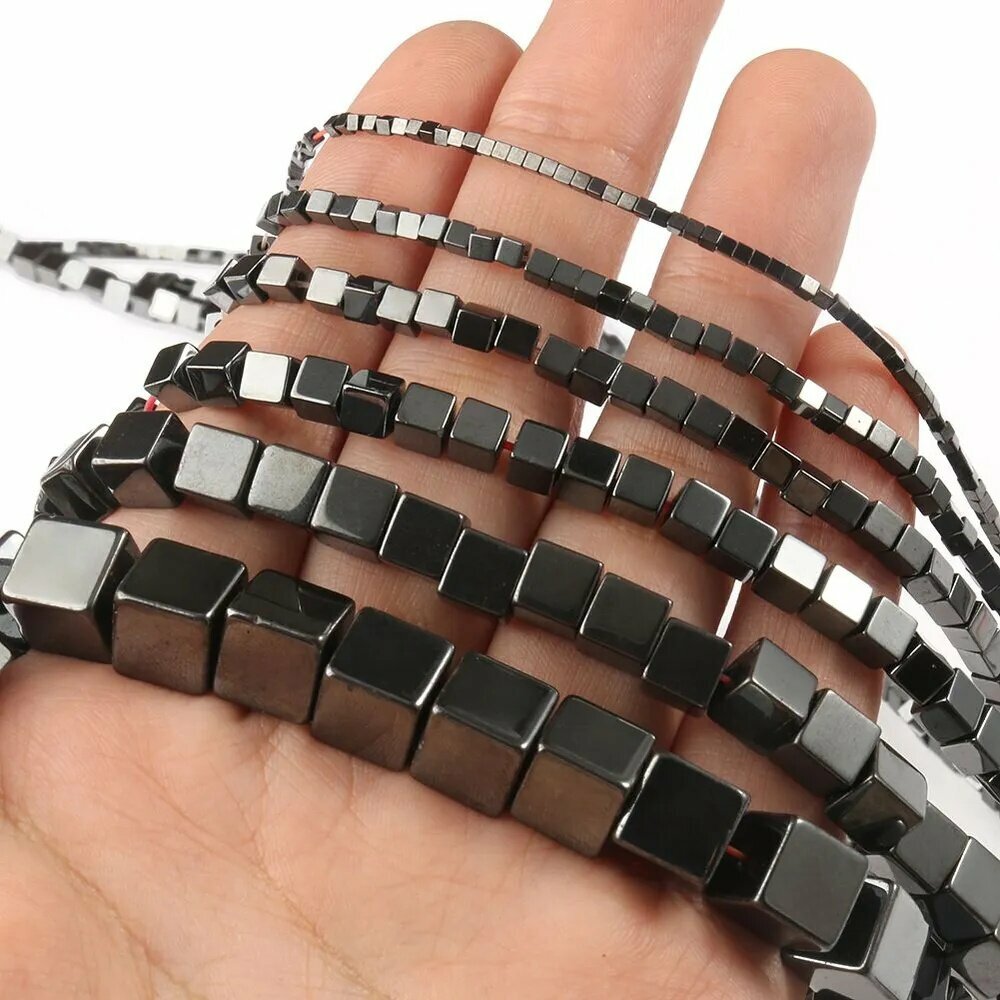 Кубические чёрные бусины из гематита 4x4mm, для рукоделия около 85шт.